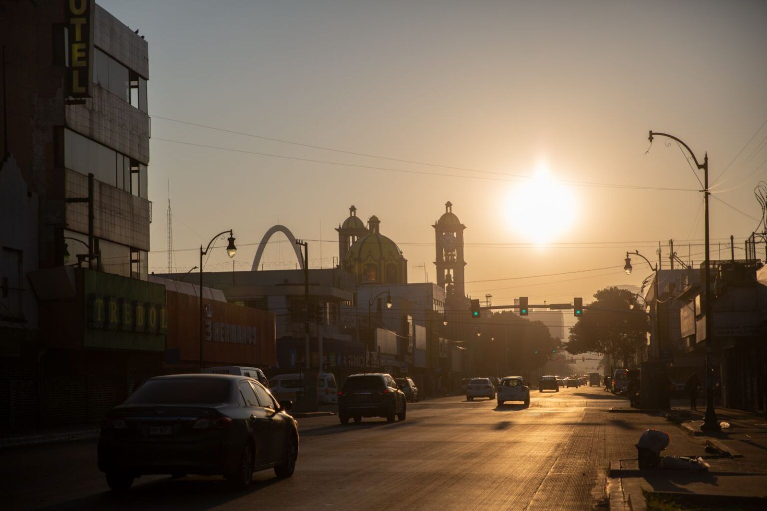 Pon el abanico en el 3, que el calorcito ya se siente en Tijuana ...
