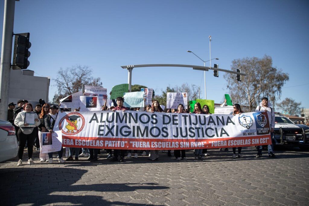 Estudiantes denuncian fraude de 'prepa patito'; les entregó ...