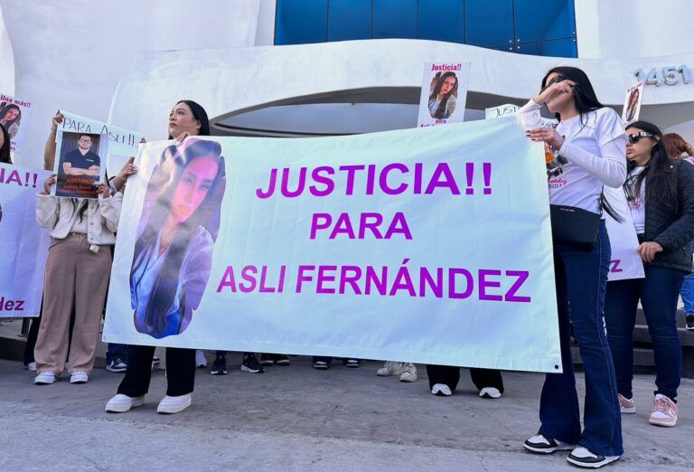 Fiscalía se lleva el cuerpo de Asli Fernández en pleno velorio para ...