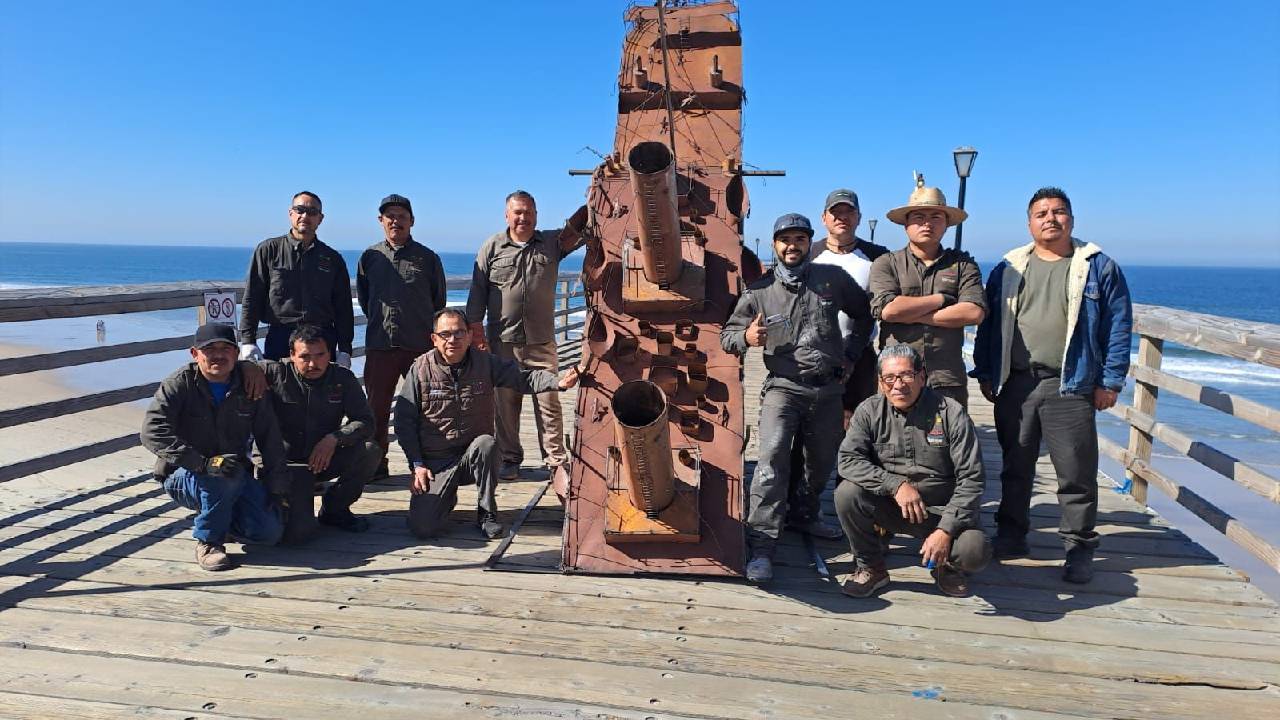 ¡El Titanic regresó a Rosarito! Artistas locales crean réplica y la ...