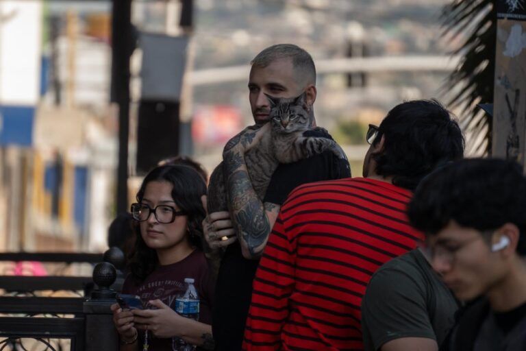 Evacúan a más de 130 personas y 31 negocios por fuga de gas en la 'Revu ...